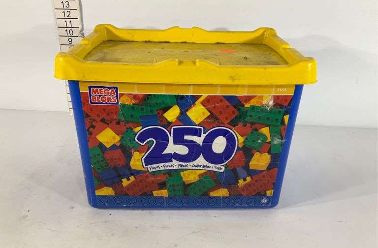 Large box of mega bloks. - Hash Auctions