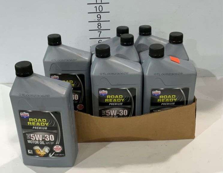 Eight bottles of Road Ready premium SAE 5W-30 Motor oil API SP - Hash ...