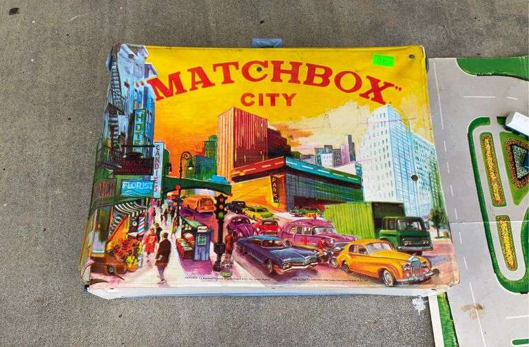 Matchbox City w/ 9 Matchbox Cars - Hash Auctions