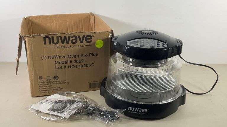 NuWave oven pro plus with pizza flipper, powers on, needs cleaned - Hash Auctions