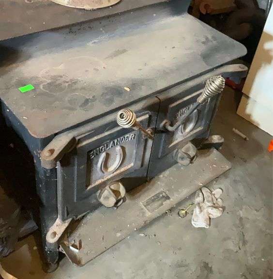 Englander wide wood stove. 30x30x31” - Hash Auctions