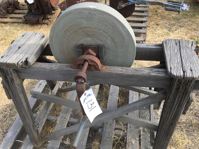 ANTIQUE HAND GRINDER - Heaverlo Northwest Auctions