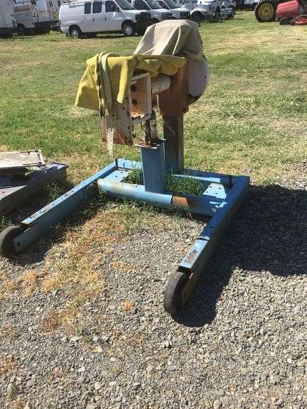 REVOLVER COMMERCIAL ENGINE STAND HD - Heaverlo Northwest Auctions