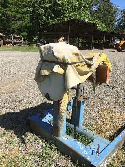REVOLVER COMMERCIAL ENGINE STAND HD - Heaverlo Northwest Auctions