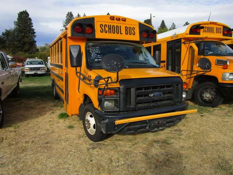 2010 FORD E450 THOMAS SCHOOL BUS - Heaverlo Northwest Auctions