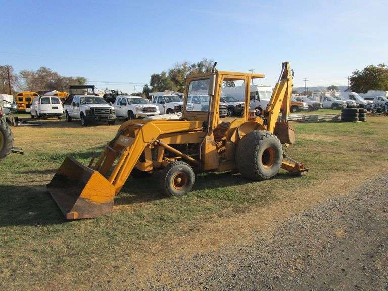 MF 20 BACKHOE LOADER, DSL, 5279 HRS - Heaverlo Northwest Auctions