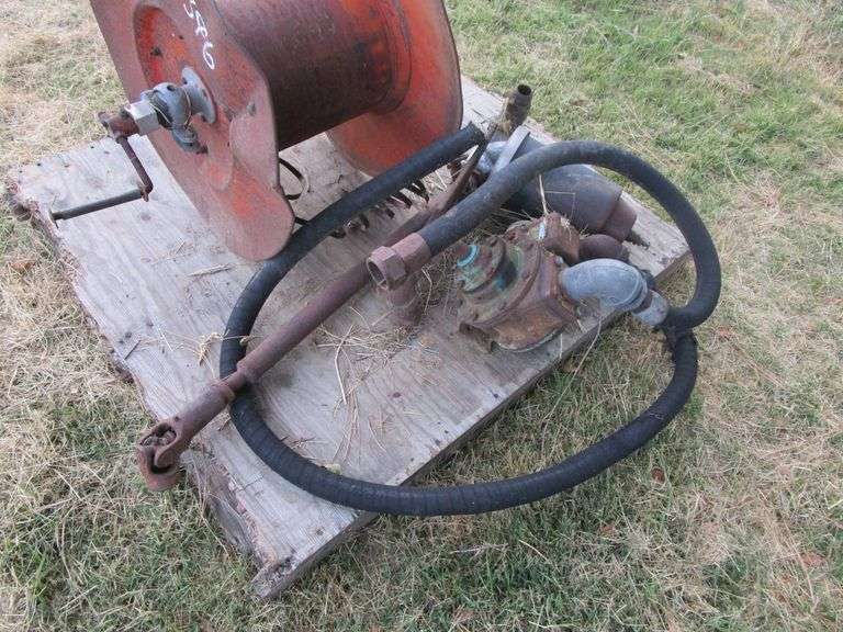 PTO FUEL PUMP W/HOSE REEL - Heaverlo Northwest Auctions