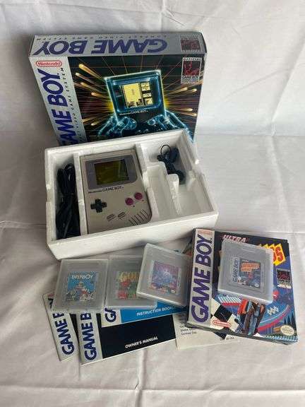 Nintendo Gameboy Gaming System - Halfhill Auction Group
