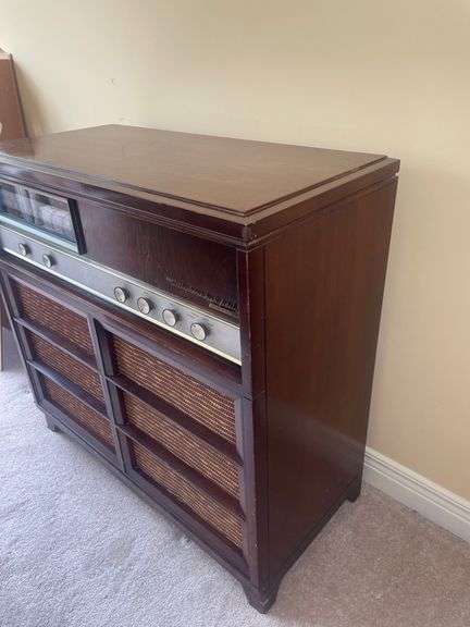 Vintage RCA Victor Console Stereo - Halfhill Auction Group