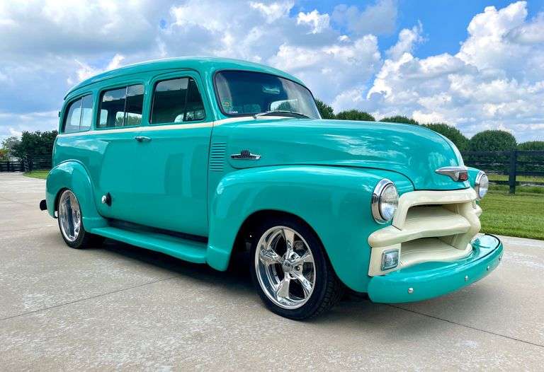 1955 Chevy C10 Resto Mod - Halfhill Auction Group