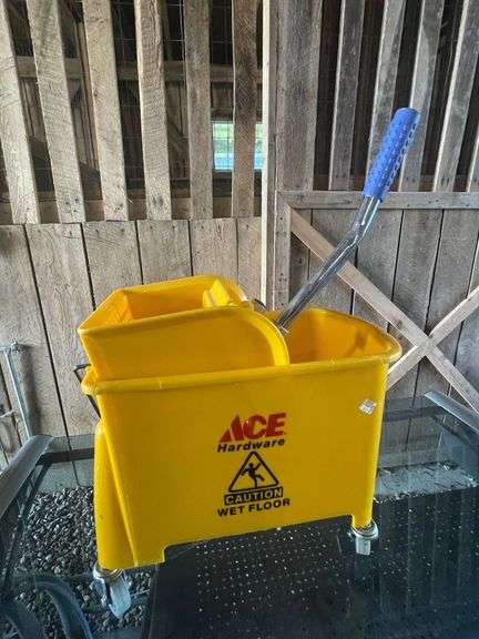 Ace Hardware Wringer Bucket - Halfhill Auction Group