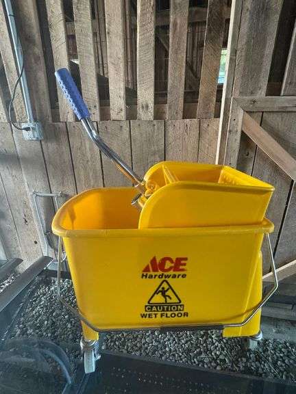 Ace Hardware Wringer Bucket - Halfhill Auction Group