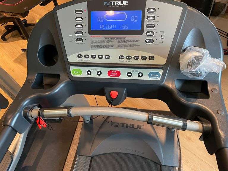 True PS 800 Treadmill - Halfhill Auction Group