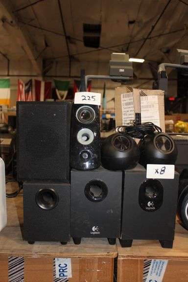 LOT OF ASSORTED COMPUTER SPEAKERS INCLUDING LOGITECH COMPUTER SPEAKERS ...