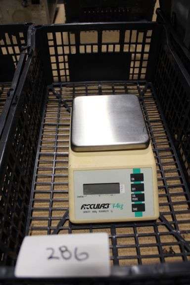 ACCULAB V-4KG SCALE BALANCER - Dallas Online Auction Company
