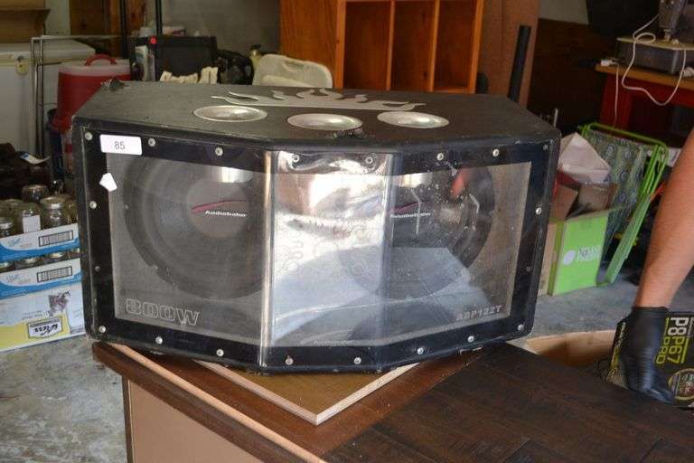 AUDIOBAHN 800 WATT BANDPASS SPEAKER BOX WITH 2 15” KICKERS ENCLOSED ...