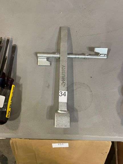 Husky Plumbers Key - Dallas Online Auction Company