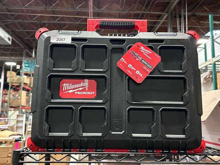 Milwaukee Tool PACKOUT 22-inch Tool Box - Dallas Online Auction Company