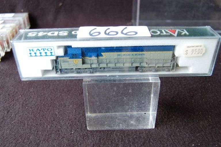 KATU PRECISION RAIL MODELS EMD SD45 - Dallas Online Auction Company