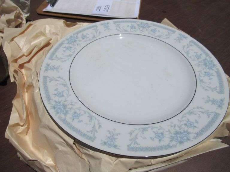 ASSORTMENT OF SHEFFIELD BLUE WHISPER PORCELAIN FINE CHINA MADE IN JAPAN ...