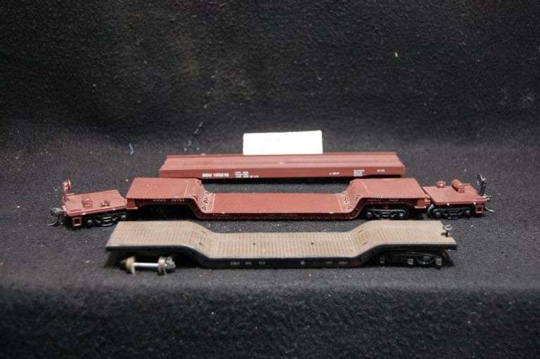 MODEL TRAIN CARS FLATBED HO SCALE - Dallas Online Auction Company