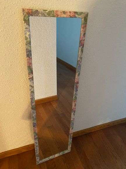 3 Foot Wall Mirror - Hoosier Auction Group