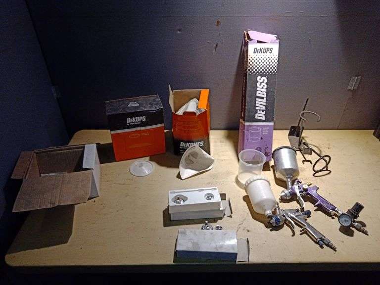 2 Paint gun one with stand, 24 oz paint buckets, automotive paint ...