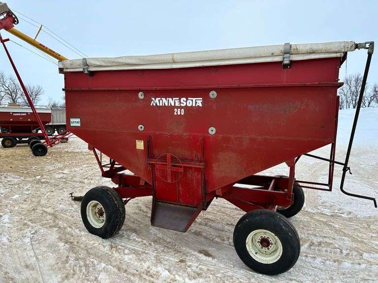 Minnesota Gravity Box - Integrity Auctioneers