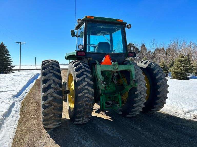 John Deere Quick Tach - Integrity Auctioneers