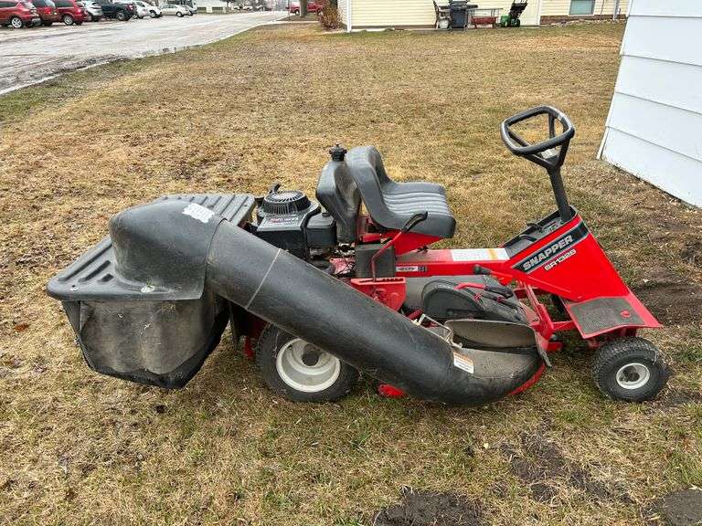 Snapper SR1328 Mower - Integrity Auctioneers