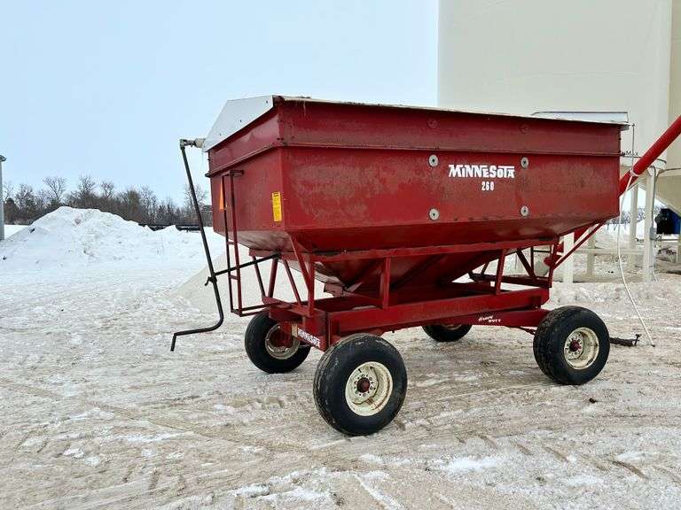 Minnesota Gravity Box - Integrity Auctioneers