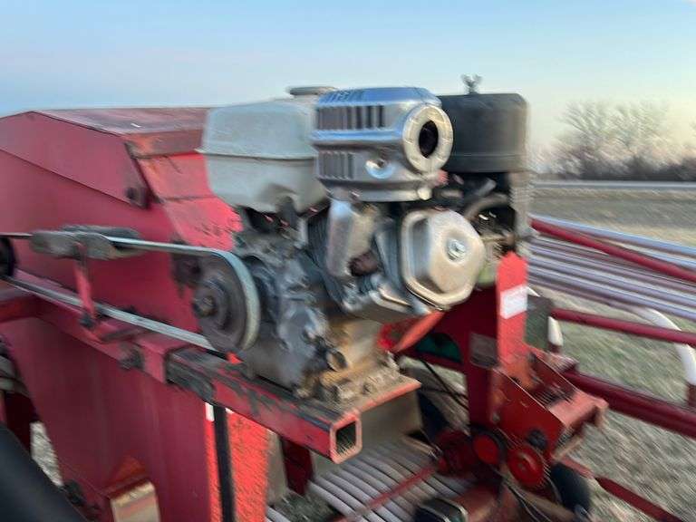 Valmar 240 granular fertilizer spreader - Integrity Auctioneers