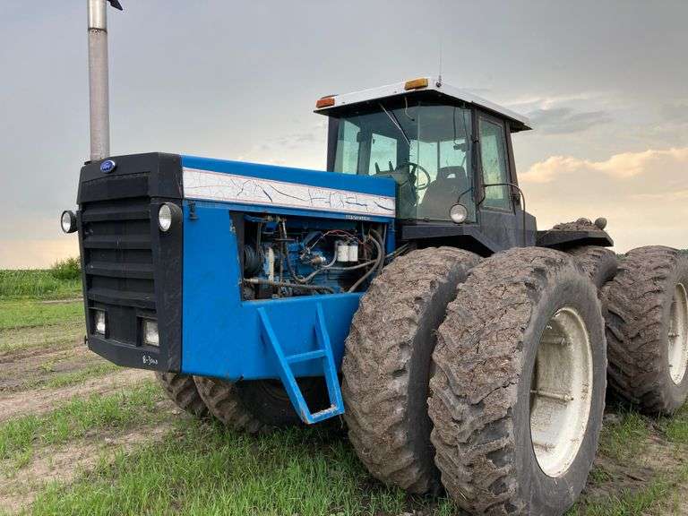 1989 Ford Versatile 946 Tractor - 450HP - Integrity Auctioneers