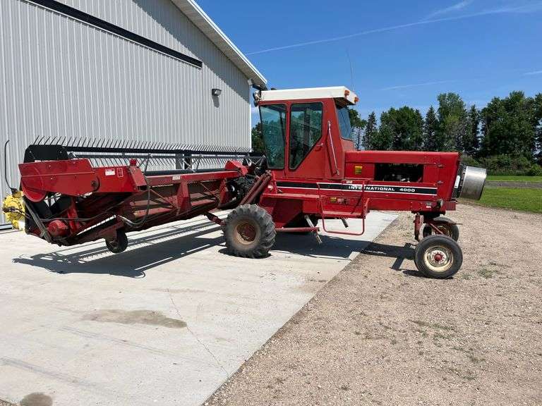 IH 4000 Swather - Integrity Auctioneers