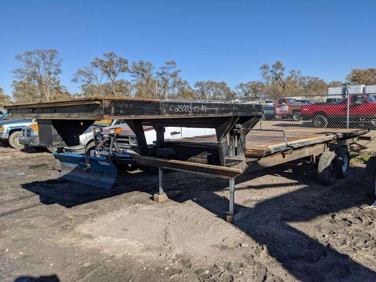 HOMEMADE 30-FT. TANDEM AXLE FIFTH WHEEL FLATBED TRAILER - Isabell Auction