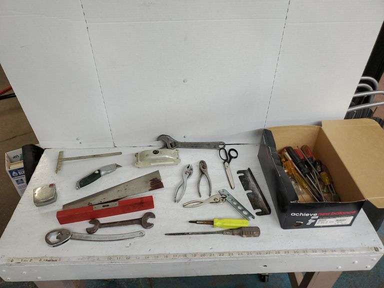 ASSORTED TOOLS - Isabell Auction