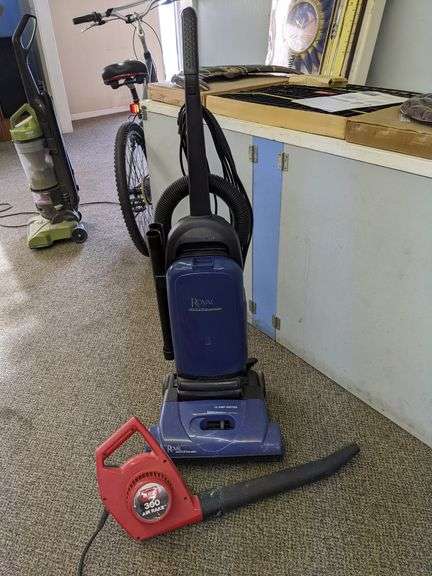 ROYAL PRO SERIES VACUUM CLEANER & TORO 300 ELEC. AIR RAKE - Isabell Auction