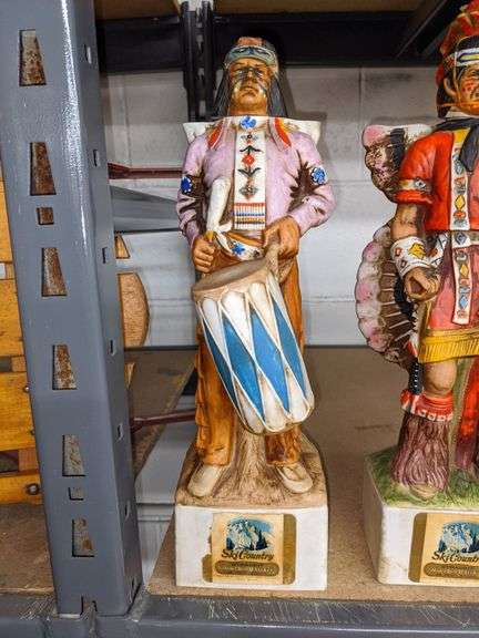 SKI COUNTRY "THE DRUMMER" NATIVE AMERICAN DECANTER - Isabell Auction
