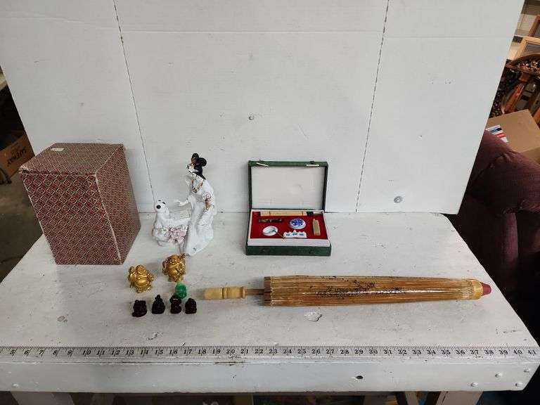 Assorted Asian Oriental Items Isabell Auction