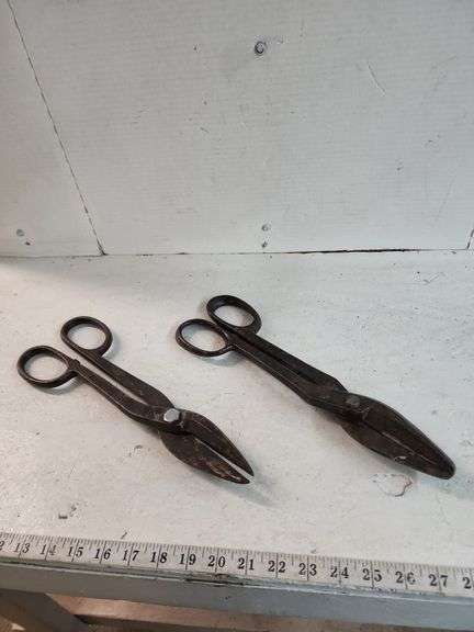 PAIR OF SNIPS - Isabell Auction