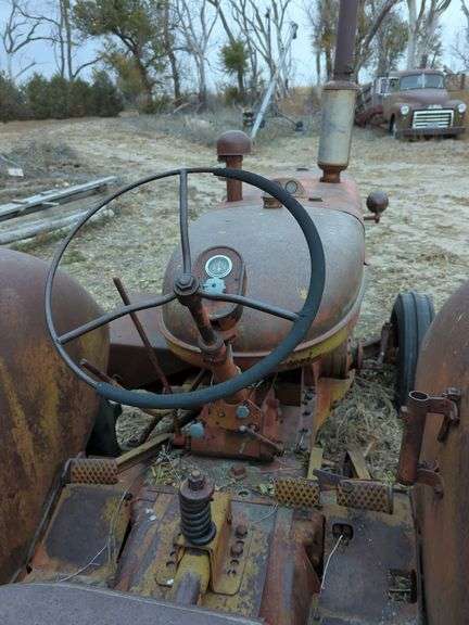 INTERNATIONAL HARVESTER (MCCORMICK-DEERING) WD9 TRACTOR WITH (2) SETS ...