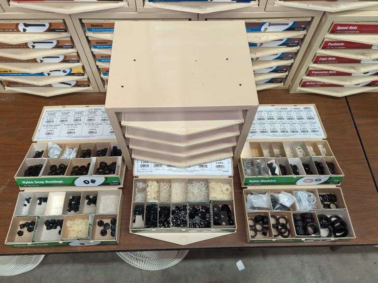 5-DRAWER HARDWARE BIN WITH CONTENTS - Isabell Auction