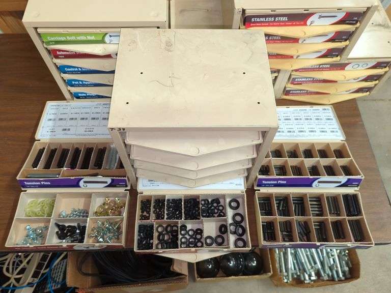 5-DRAWER HARDWARE BIN WITH CONTENTS - Isabell Auction