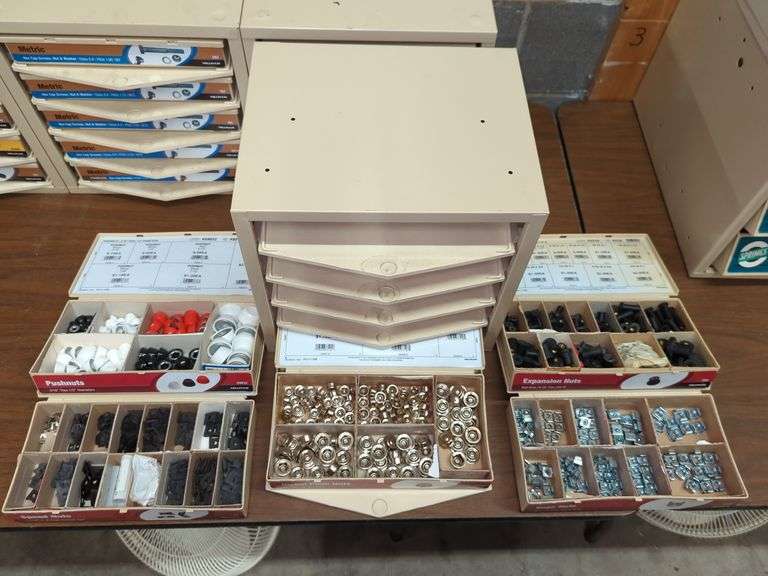 5-DRAWER HARDWARE BIN WITH CONTENTS - Isabell Auction