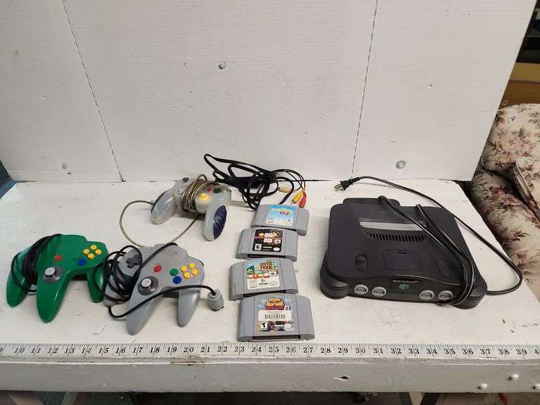 NINTENDO 64 GAMING CONSOLE & GAMES (UNTESTED) - Isabell Auction