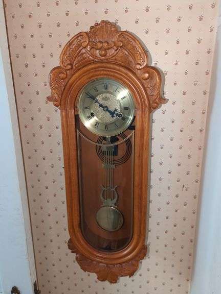 D&A WALL CLOCK WITH KEY - Isabell Auction