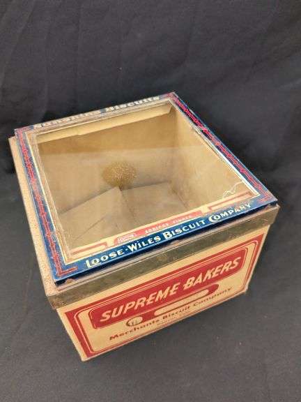 ANTIQUE BISCUIT BOX - Isabell Auction