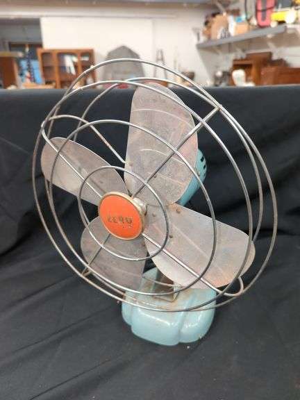 VINTAGE ZERO 13" METAL DESK/WALL FAN (UNTESTED) - Isabell Auction