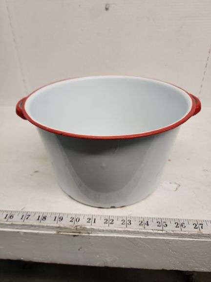 ENAMEL POT - Isabell Auction