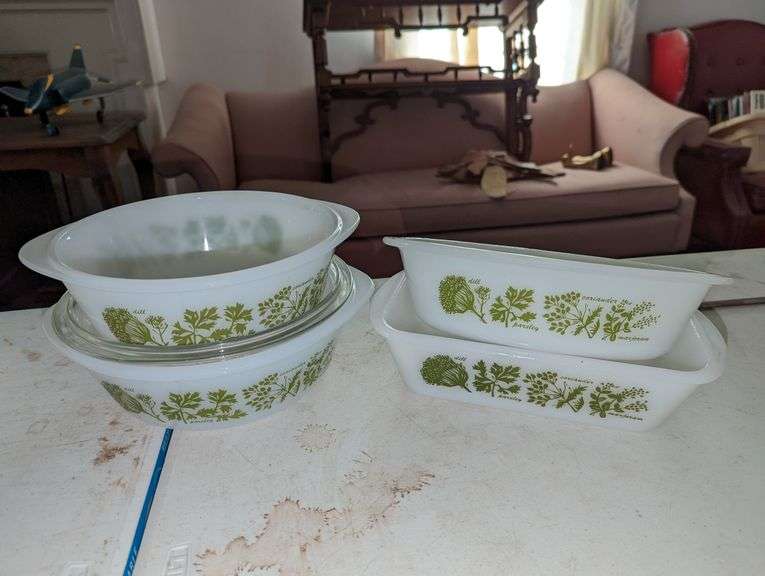 VINTAGE 4-PC. GLASS BAKEWARE SET - Isabell Auction